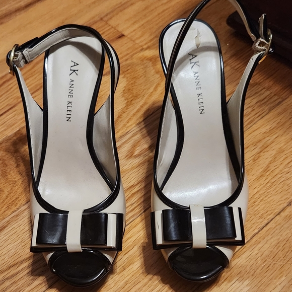 Anne Klein | Shoes | Black Cream Slingbacks | Poshmark